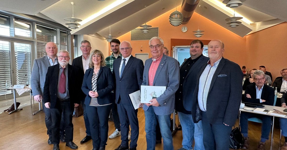 Verabschiedung und Ehrung der ausgeschiedenen Kreistagsmitglieder | Startseite